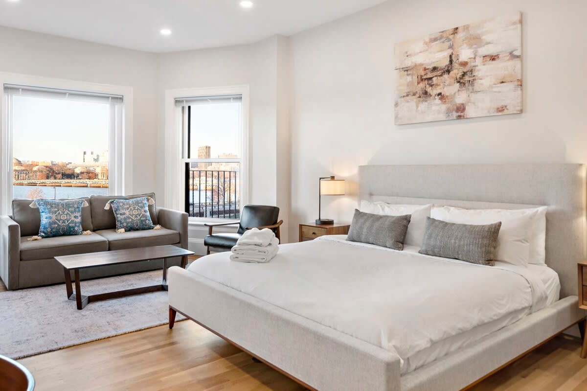 Charlesgate Suites: Restored Elegance - Charlesgate Suites